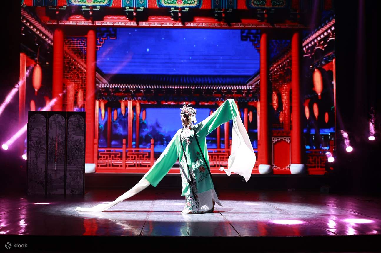 Chongqing Xishancheng Drama Performance (Sichuan Opera face-changing ...