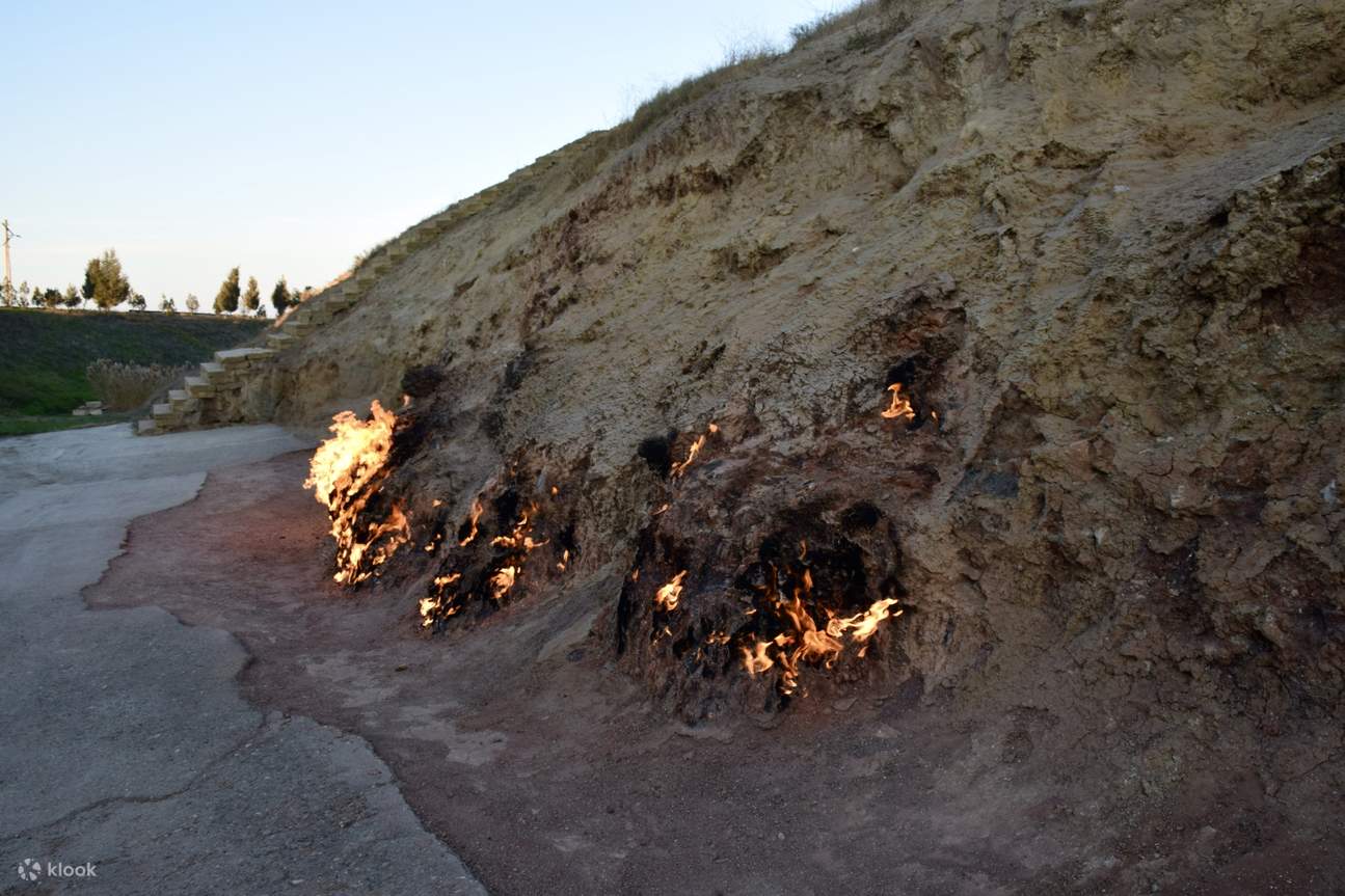 Qobustan, Núi lửa bùn, Ateshgah và Núi lửa Yanardag - Klook Việt Nam