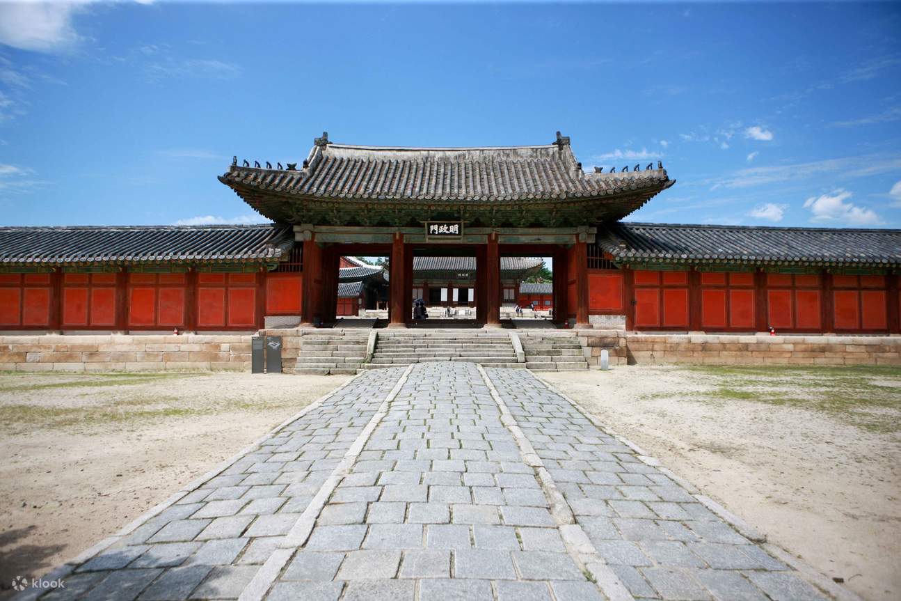 Docent-Guided Palace Tour - Klook Malaysia