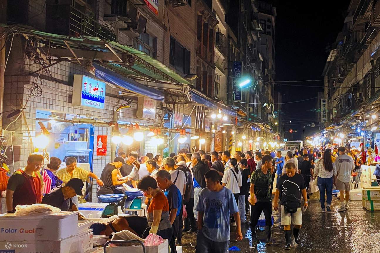 New Year's Day Sunrise Tour: Keelung Fish Market & Waimushan Coast ...
