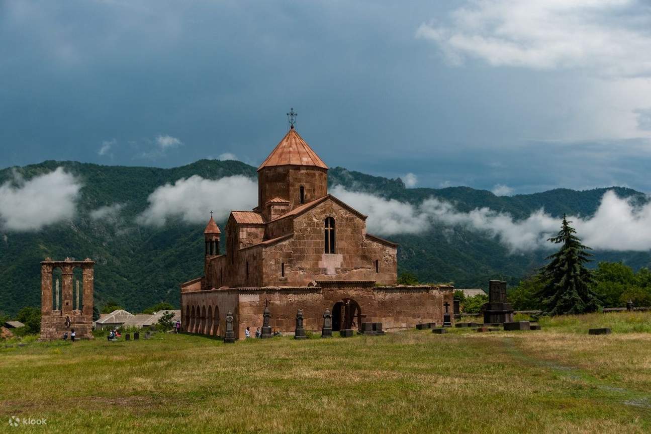 Dari Tbilisi ke Armenia: Biara, Ngarai & Budaya dalam Sehari - Klook ...