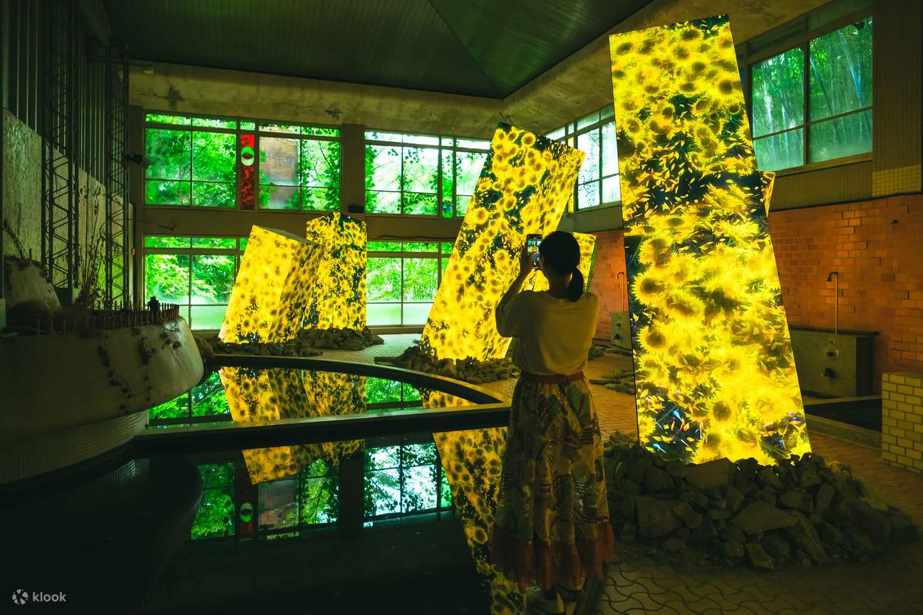 Bus tour experience the illumination event at Yutoku Inari Shrine ...