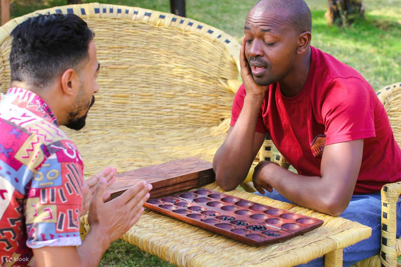 Pelajari Permainan Meja Rwanda (IGISORO) dengan Penduduk Lokal - Klook ...