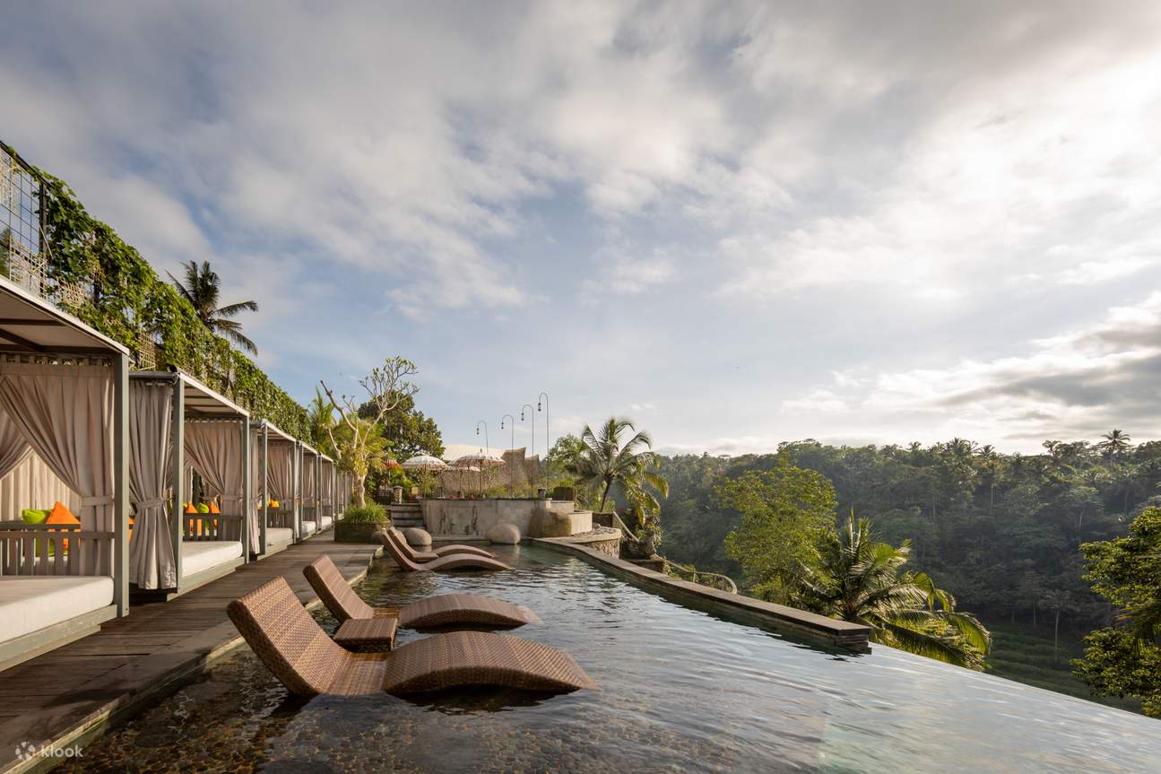 Vuoi un pass per la piscina e il bar nella giungla a Ubud - Klook Stati ...