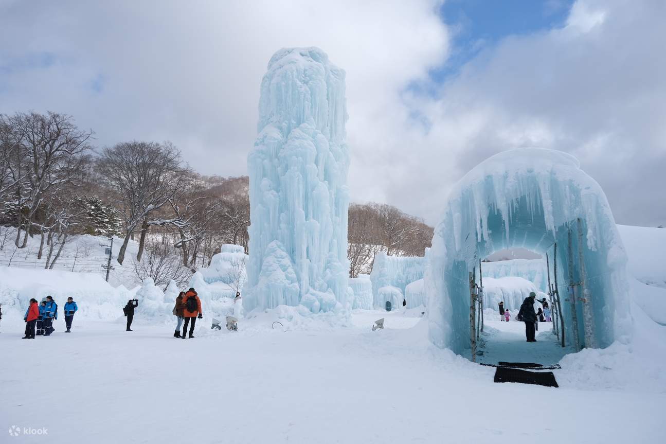 Lake Shikotsu Ice Falls Festival & Hoshino Tomamu Ice Village Day Trip ...