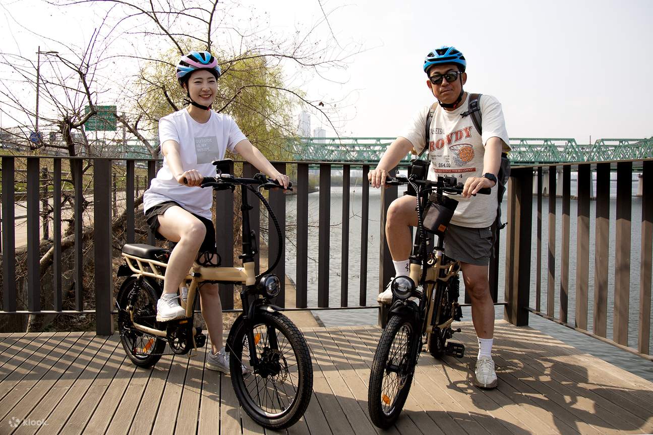 ソウルの漢江自転車道を走るENKO電動自転車 | Klook