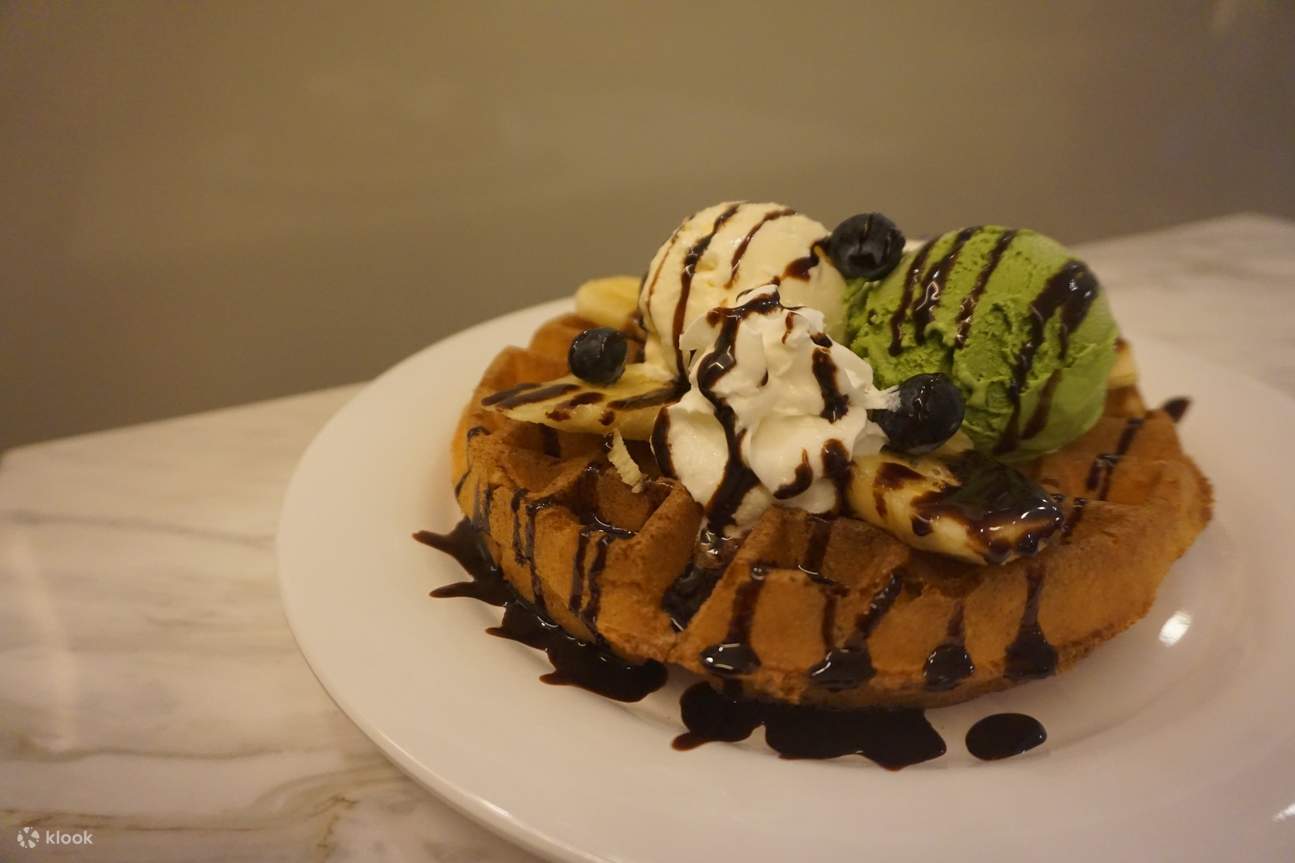 One Sixteenth Coffee Company in Central, Hong Kong (Egg Salad Croissant ...