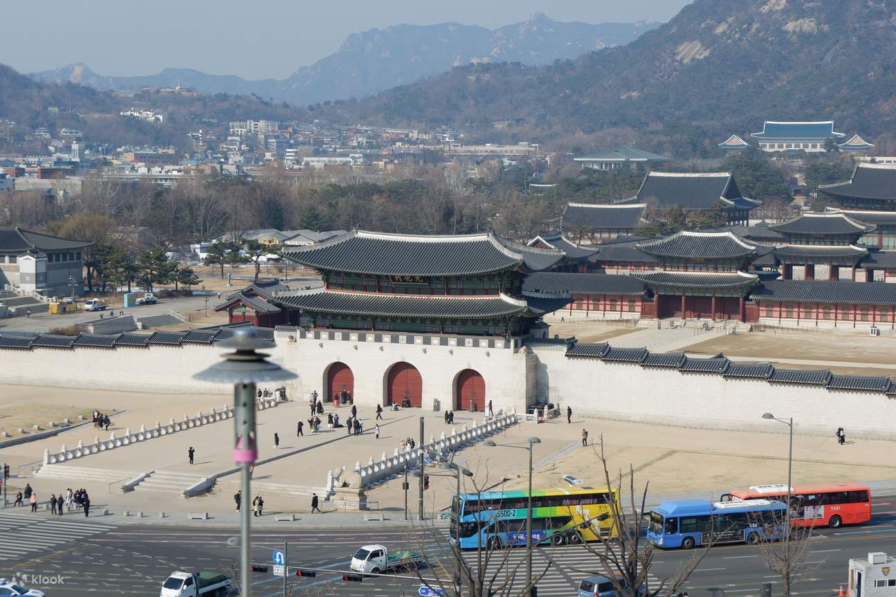 Gyeongbokgung Palace, Bugak Skyway, and Tongin Market Hanbok Tour ...