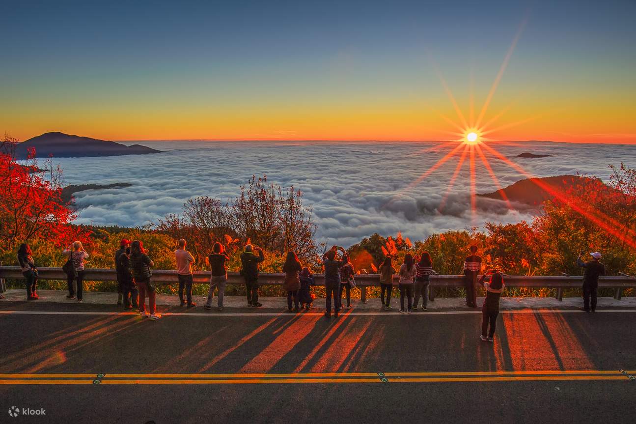 First Sunrise at Ali Mountain New Year's Eve Celebration - Klook ประเทศไทย