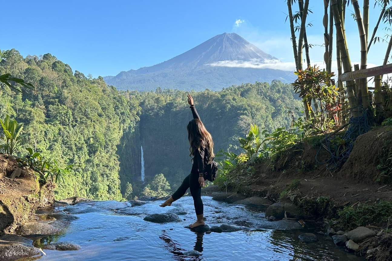 Sunrise Gunung Api Semeru oleh Jeep & Air Terjun Kapas Biru dari Malang ...
