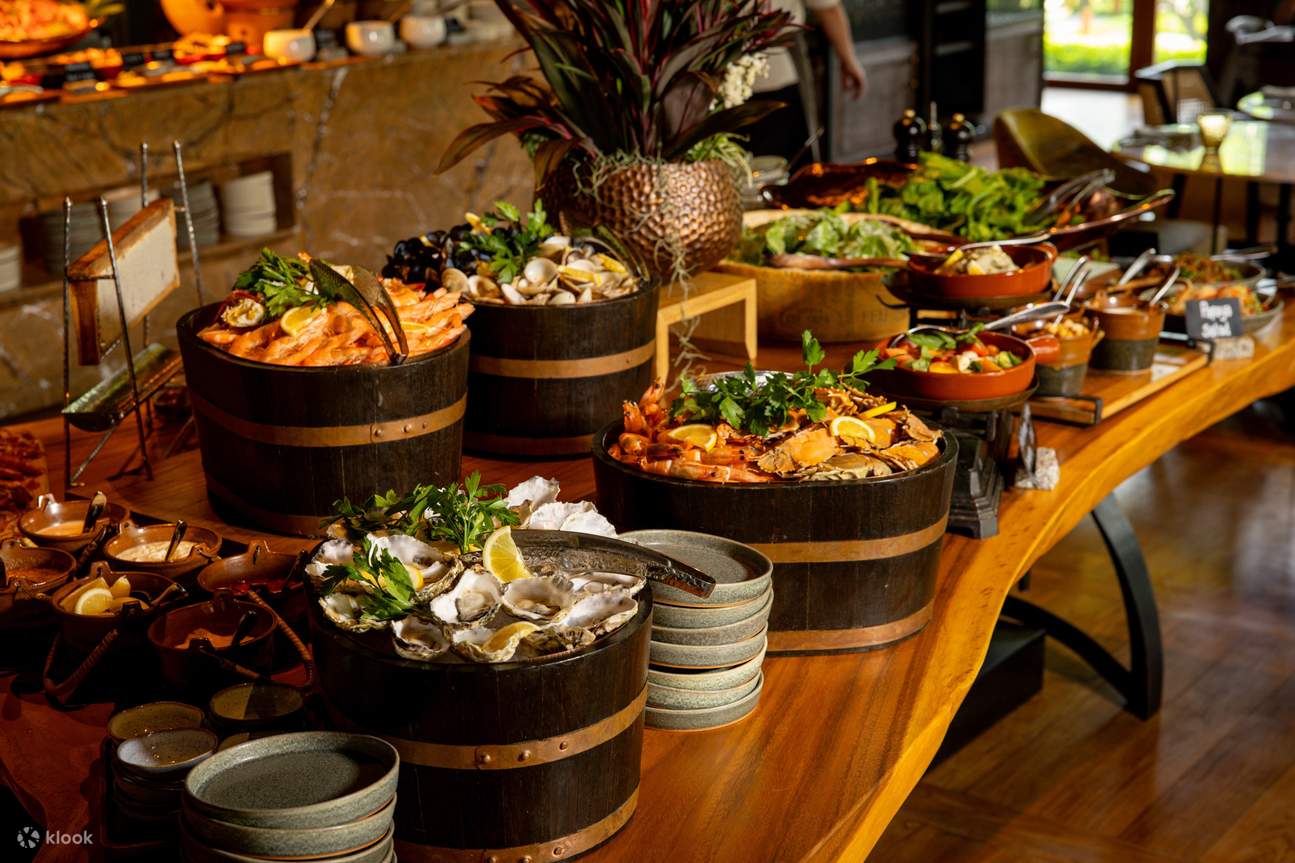 Luxurious Beachfront Resort Dining | Festive Buffet at Village Butcher ...