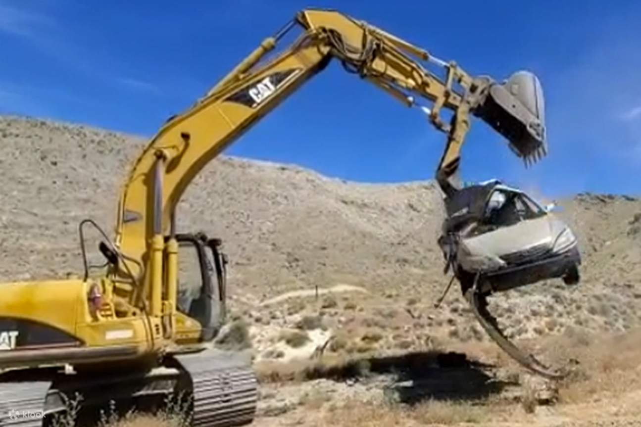 Join In Smash And Grab with A Earthmover Experience in Las Vegas ...