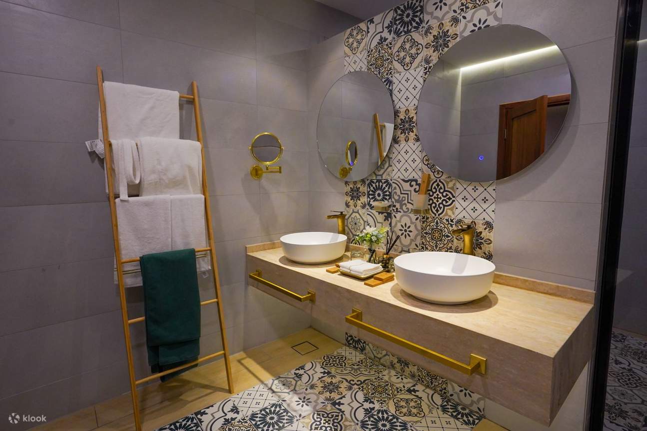 Al Marmoom Domes Desert Glamping & Dining experience in Dubai - Klook ...