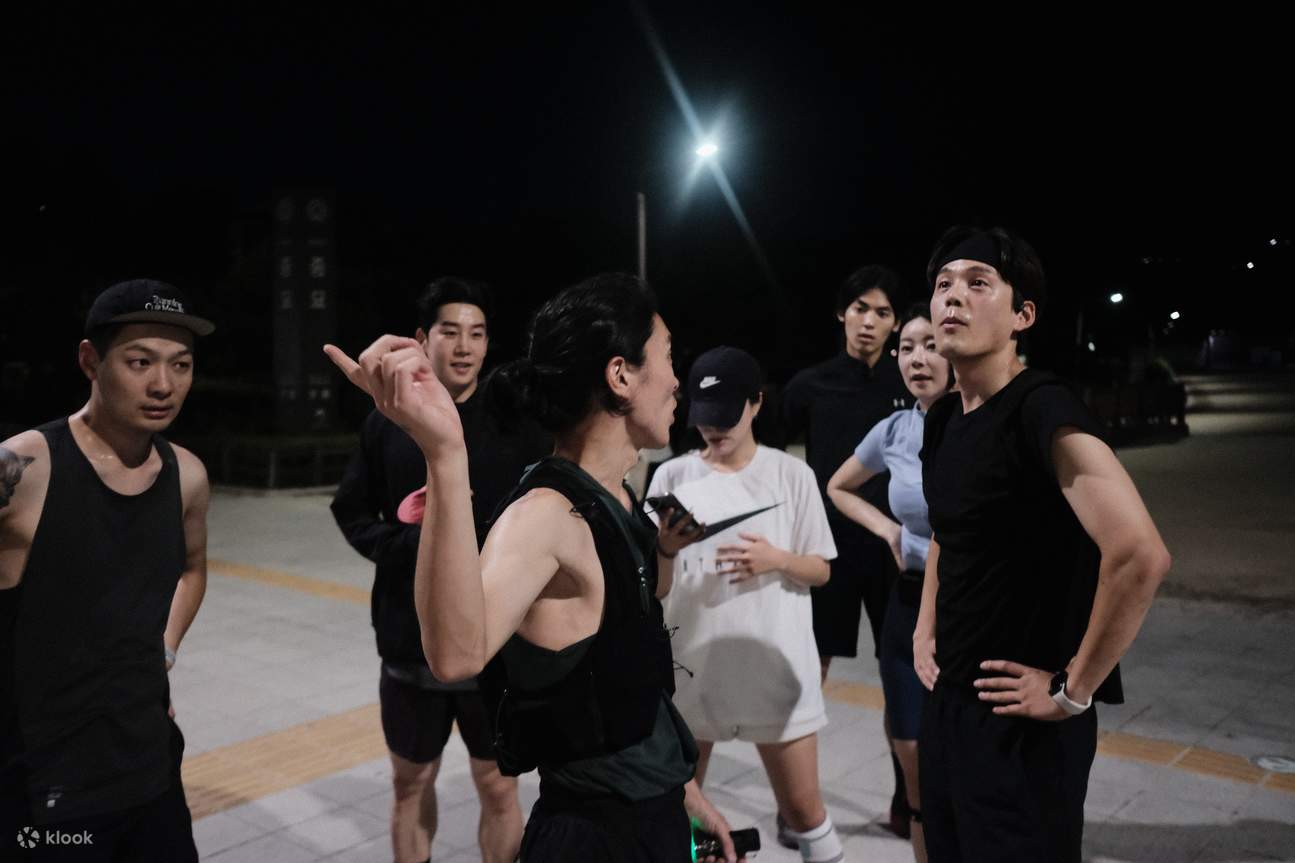 Seoul Gwanghwamun Loop Running Tour - Klook