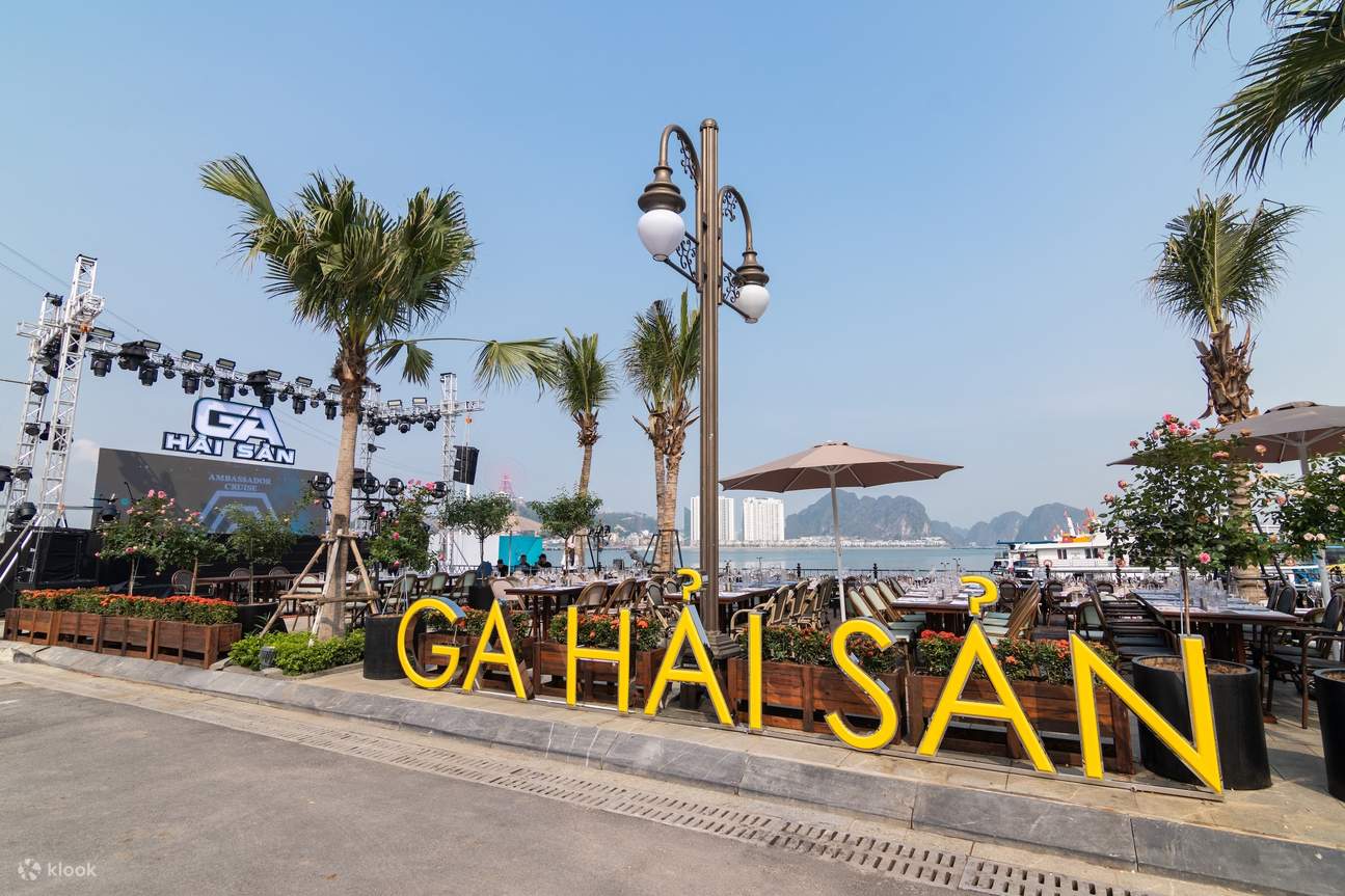 Dining Experience at Seafood Station by Ambassador Cruise - Klook Việt Nam