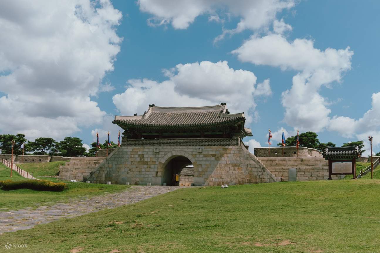 Suwon UNESCO World Heritage Sites Tour from Seoul - Klook