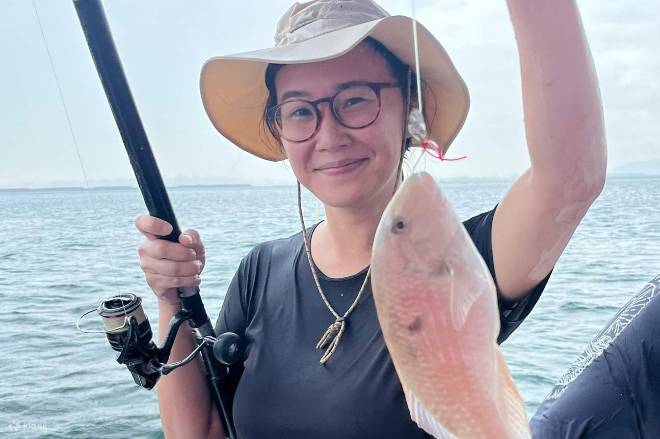 Pengalaman Memancing Kapal Pribadi Singapura oleh Purehybridz - Klook ...