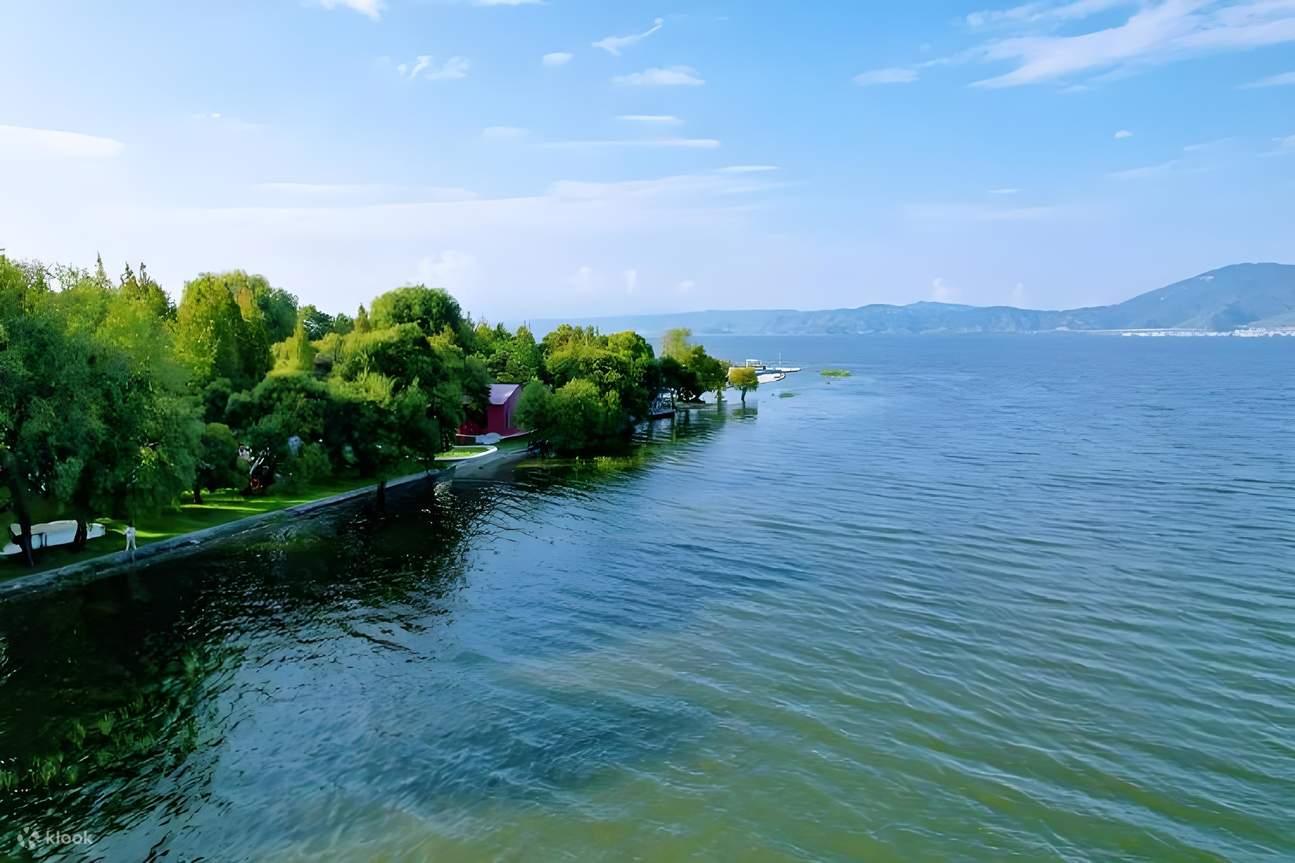 Private Day Tour from Lijiang to Dali Ancient Town, Chongsheng Temple ...