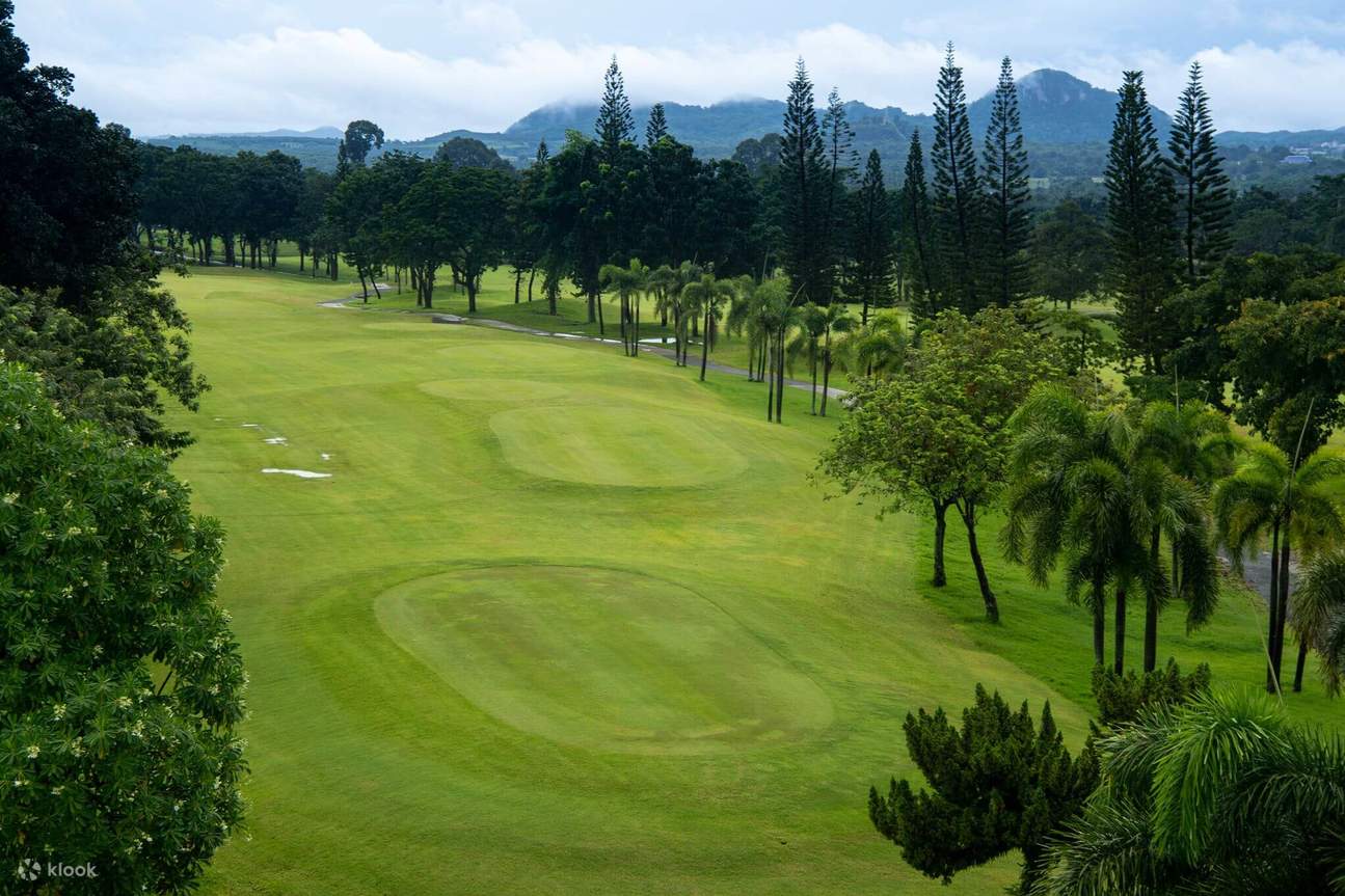 在 PHOENIX GOLD GOLF AND COUNTRY CLUB 芭提雅高尔夫乡村俱乐部尽享挥杆乐趣 - Klook客路