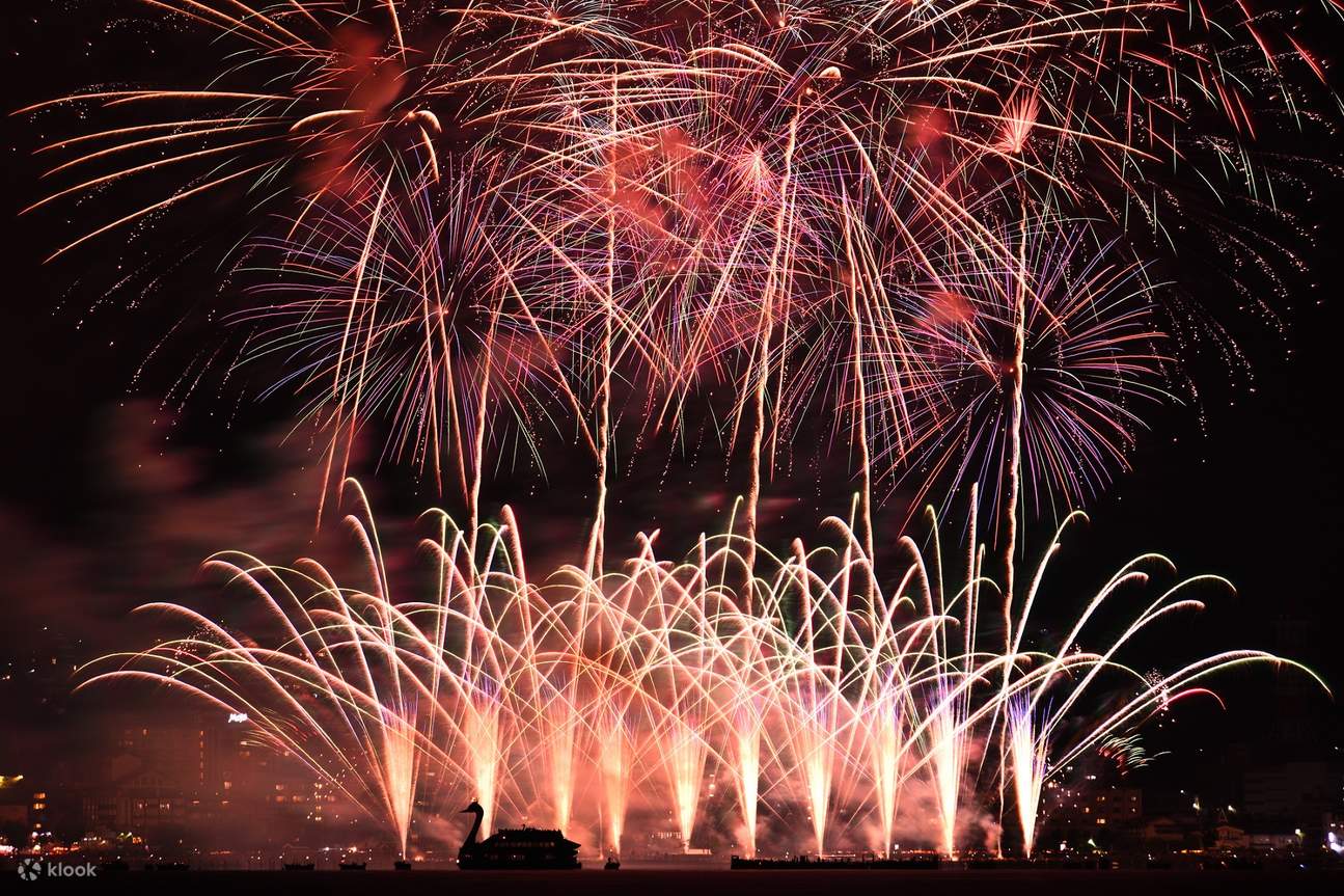 Japan's Largest Fireworks Festival "Suwa Lake Fireworks Festival" Day ...