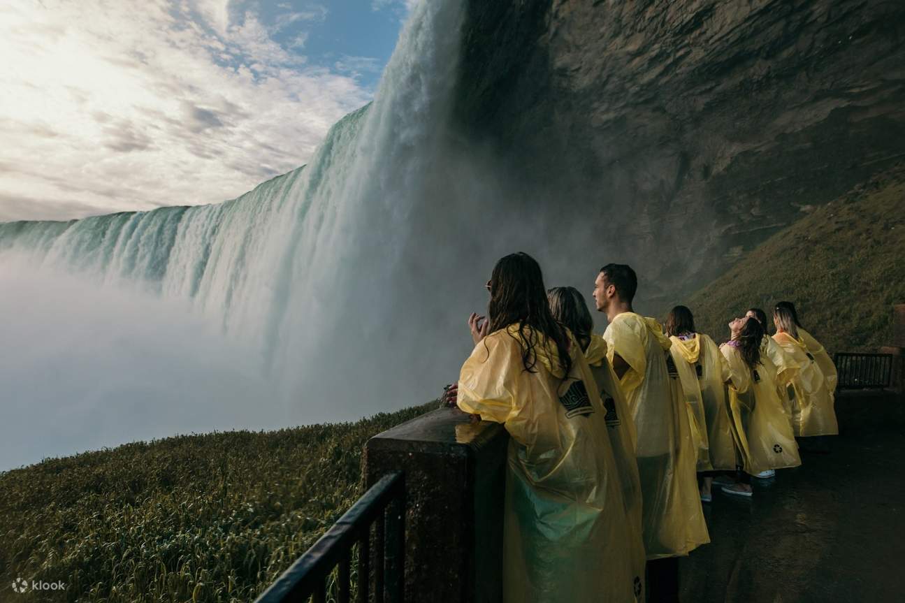 Lawatan Sehari ke Niagara Falls dan Pelayaran Bot di Kanada - Klook ...