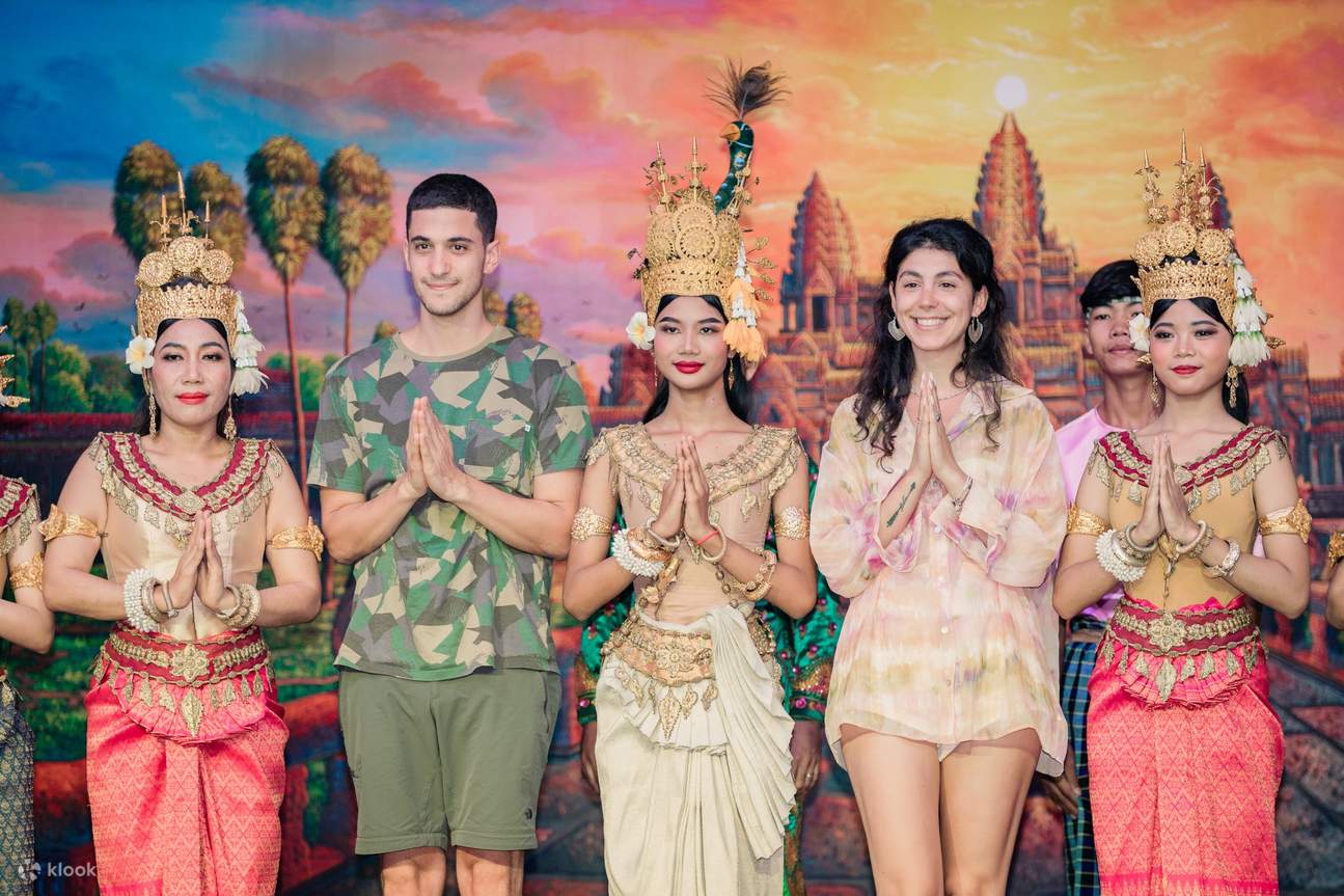 Dîner buffet avec spectacle traditionnel khmer au restaurant Amazon ...