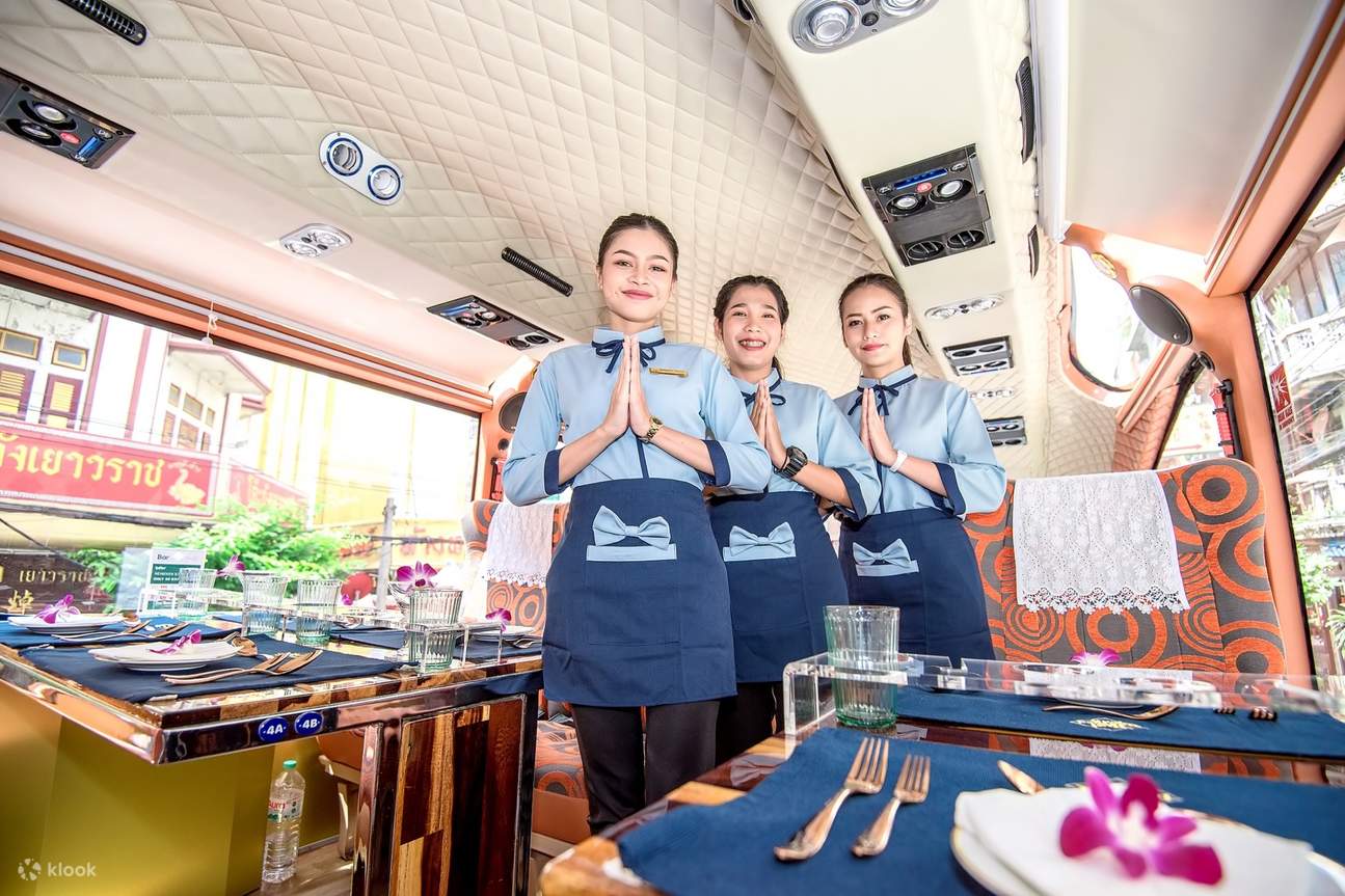 Pengalaman Merasai Makanan Thai & Bas Persiaran di Bangkok - Klook ...