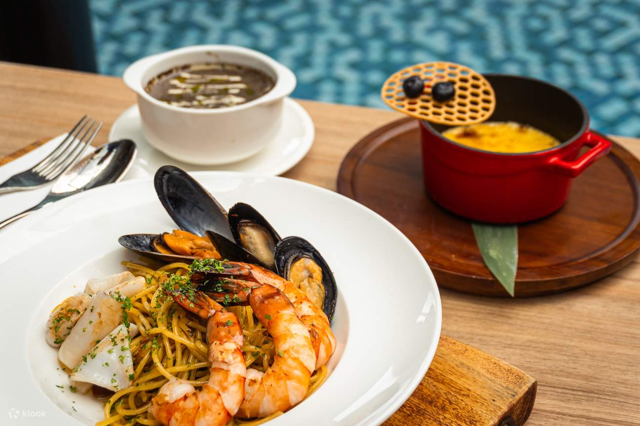 Cassia, Lancava & Ocean View Lounge at PARKROYAL Langkawi Resort ...