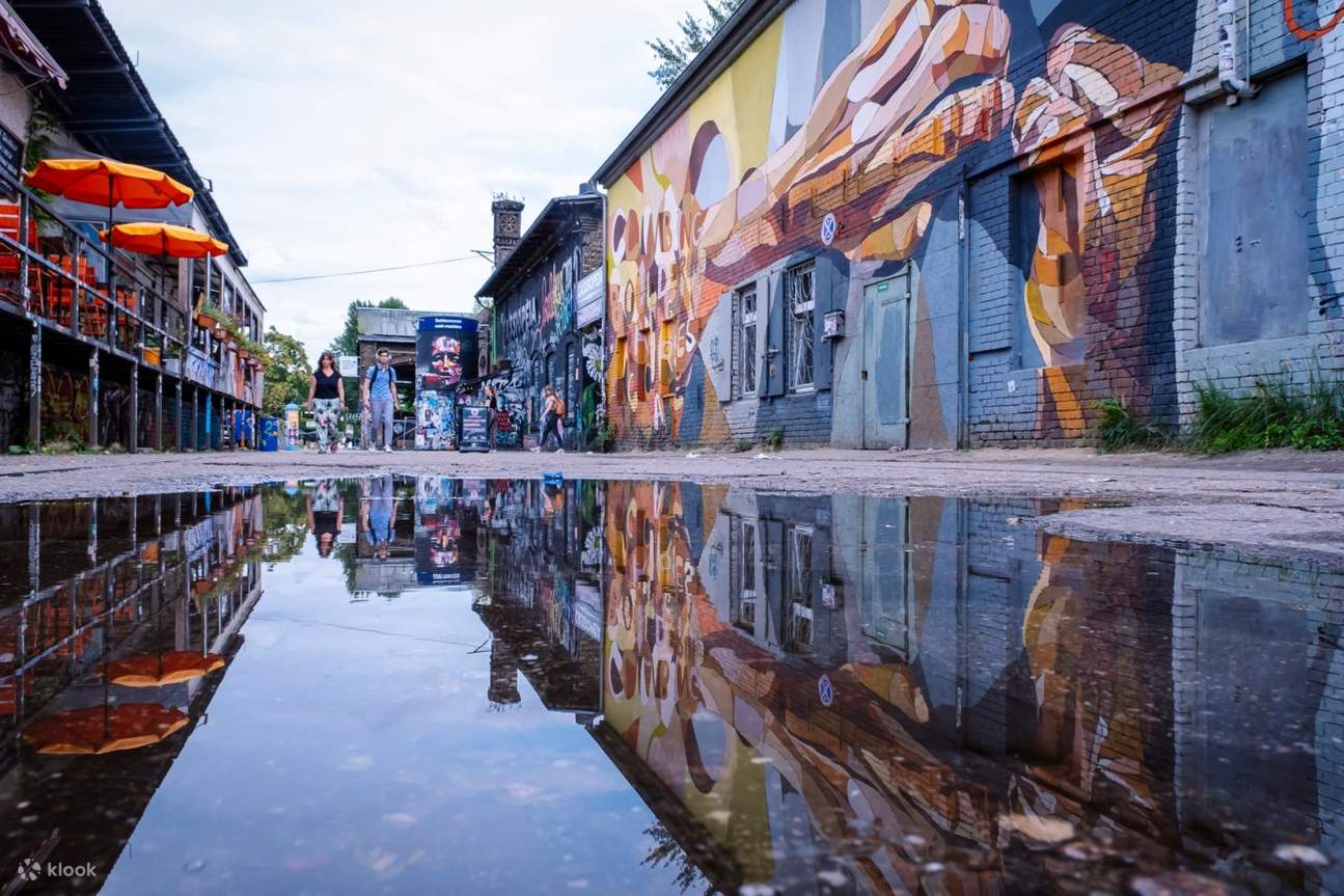 Alternative Bike Tour in Berlin - Klook États-Unis