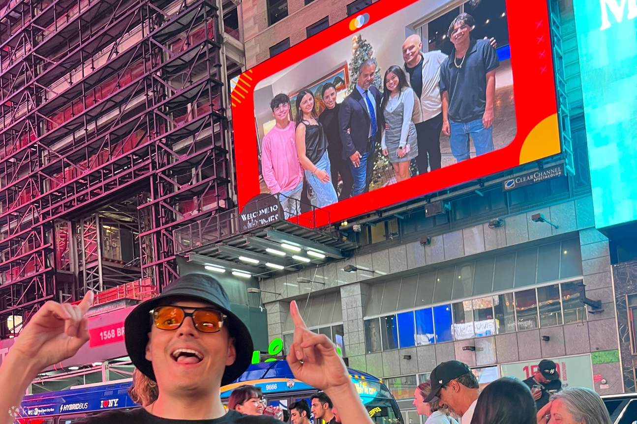 See Yourself on a Times Square Billboard for 24 Hours in New York ...