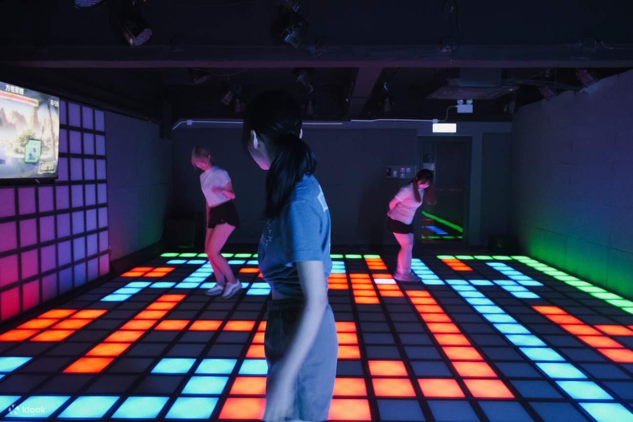 Super Cube Interactive Grid Game Experience | Story-based Grid Game ...