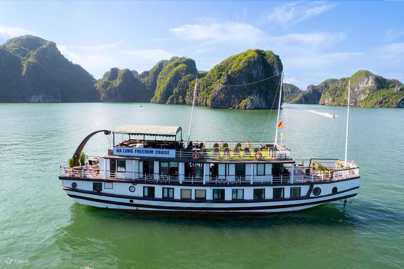 Crucero Freedom 2D1N: Bahía de Ha Long con Sung Sot y Ti Top - Klook España