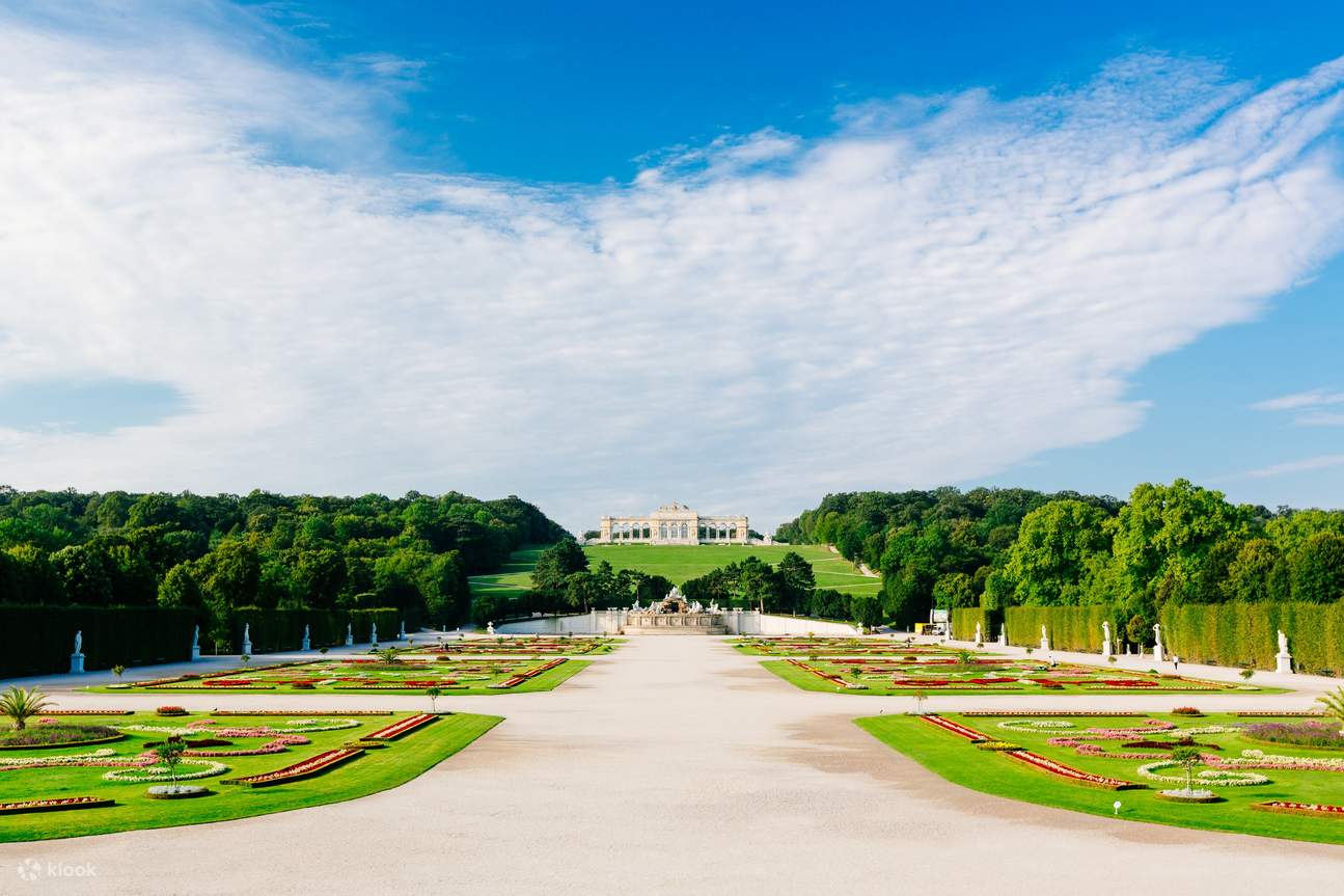 Vienna City Tour with Schoenbrunn Palace Skip-the-Line - Klook Singapore