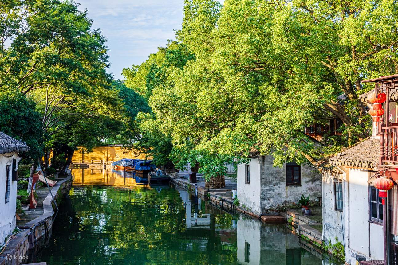 Zhouzhuang Ancient Town, Chongyuan Temple and Couple Garden One-day ...