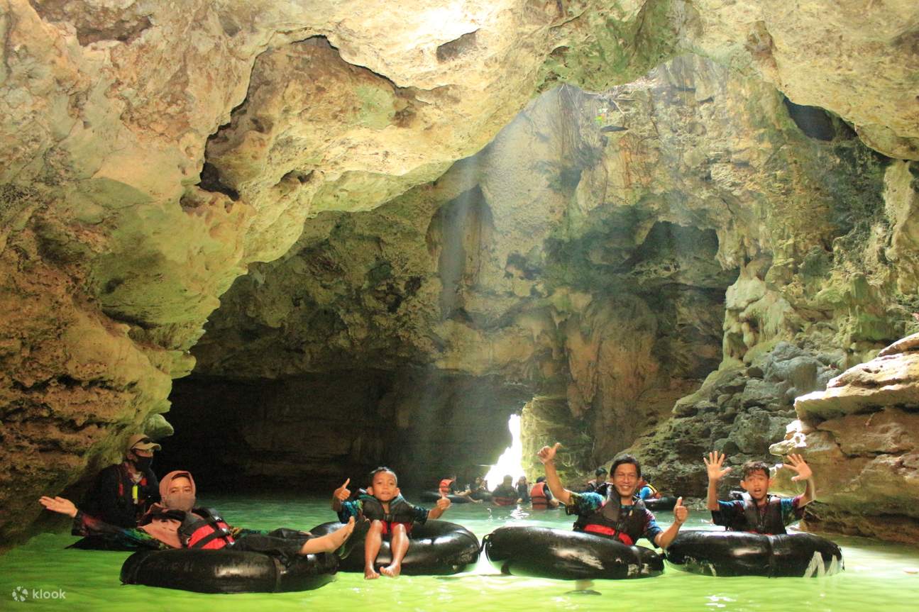 Merapi Jeep Sunrise, Gua Jomblang & Pindul, Hutan Pinus Pengger - Klook ...