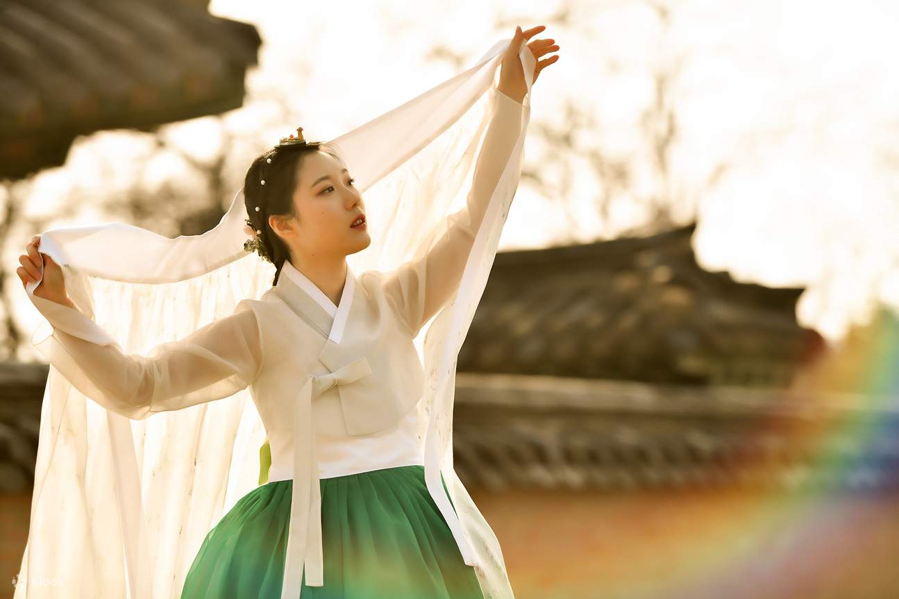 Hanbok Photoshoot in Seoul - Klook