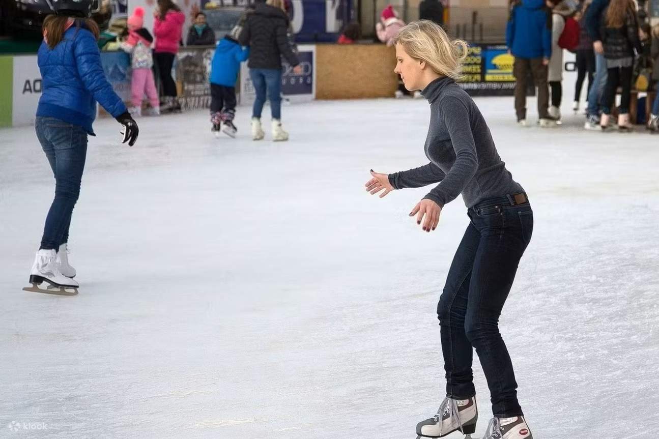 Wollman Rink Ice Skating Experience in Central Park - Klook Singapore
