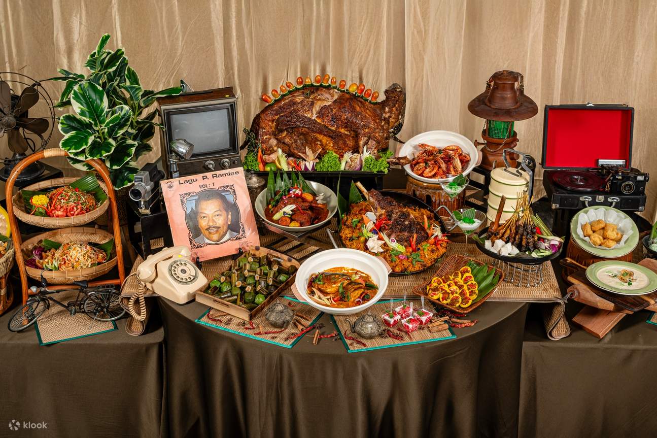 Dine@EIGHT Restaurant at Holiday Inn Johor Bahru City Centre - Klook Malaysia