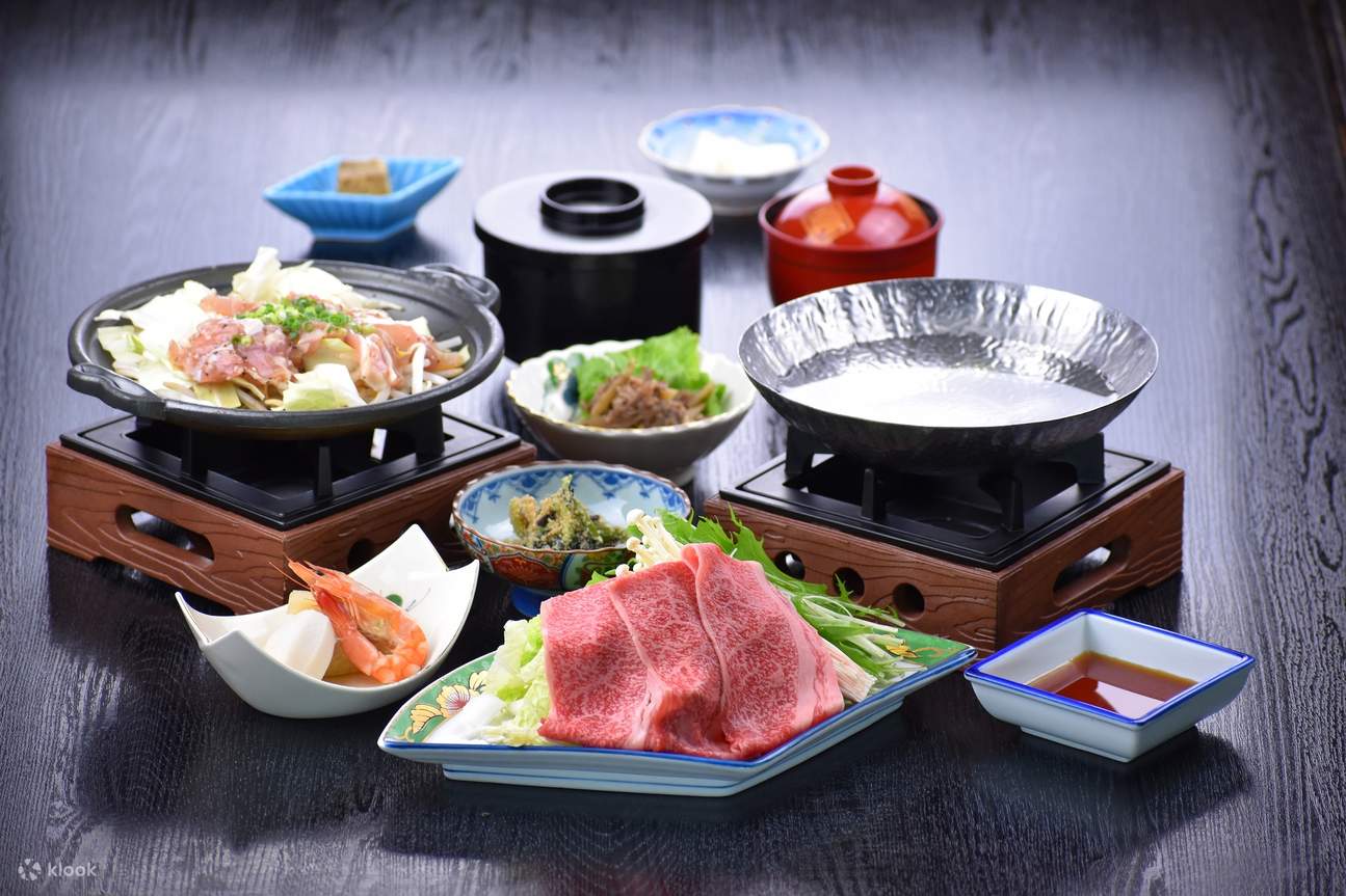 Winter Shirakawa-go, Hida Great Cave, Hyoutani Hida beef shabu-shabu ...