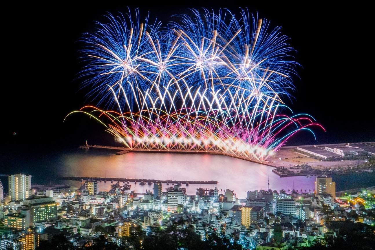 Mount Fuji Lake Kawaguchi Winter Fireworks Festival One-Day Tour ...