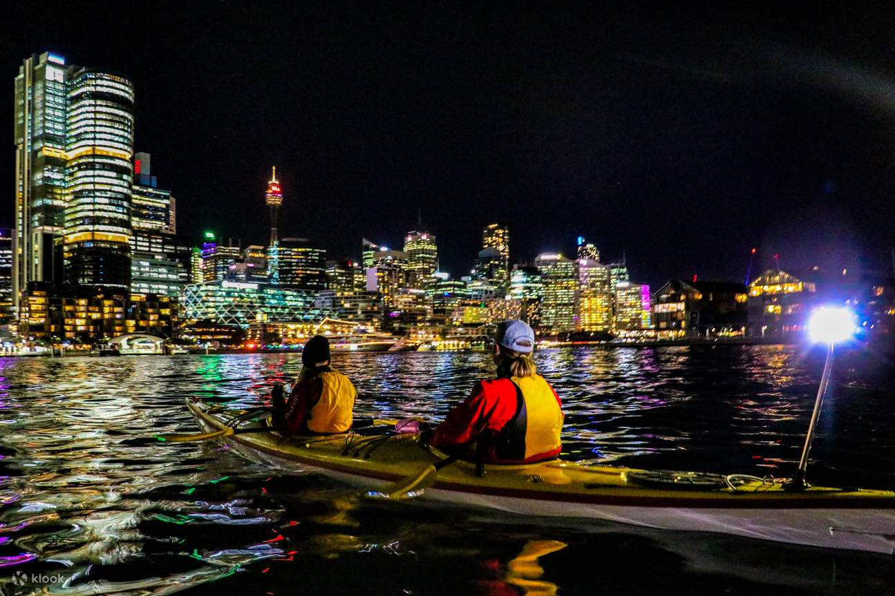 Join In Vivid Kayaking in Sydney Harbor - Klook, Vereinigte Staaten