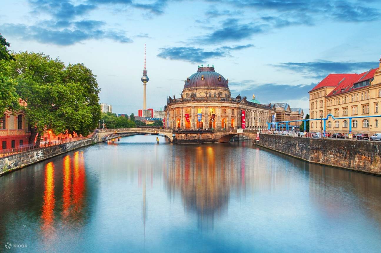 Berlin Red Buses Hop On Hop Off Sightseeing Bus - Klook