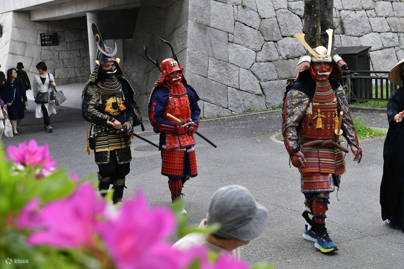Osaka Castle Pilgrimage/ Explore the Samurai in Kimono Private Guide ...