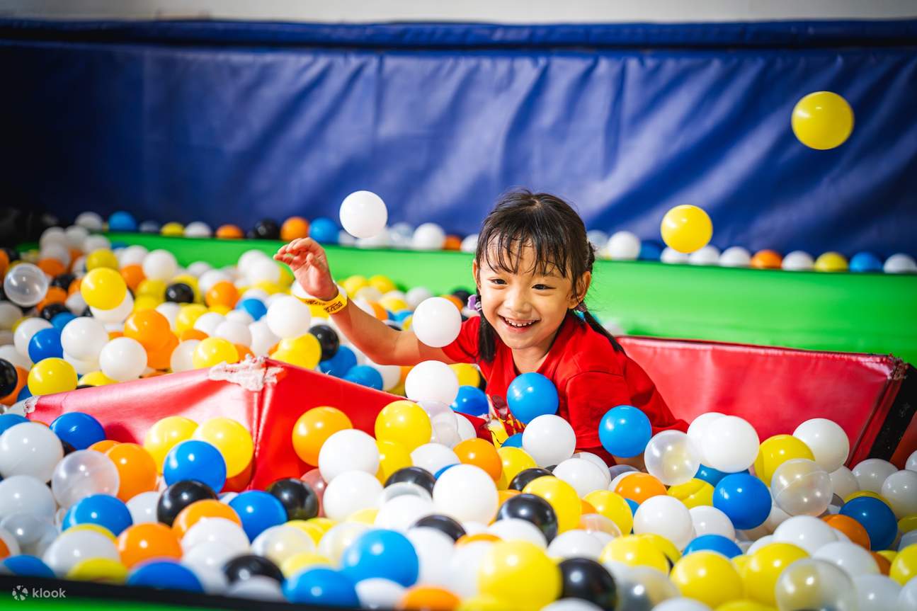 Amped Trampoline Park in Singapore - Klook Canada
