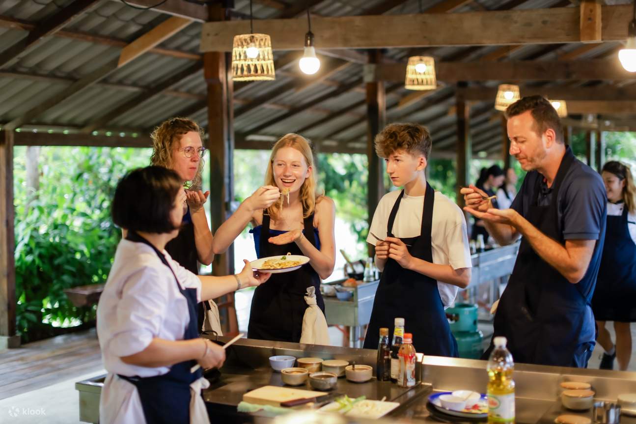 THE RICE BARN THAI COOKING COURSE - Klook