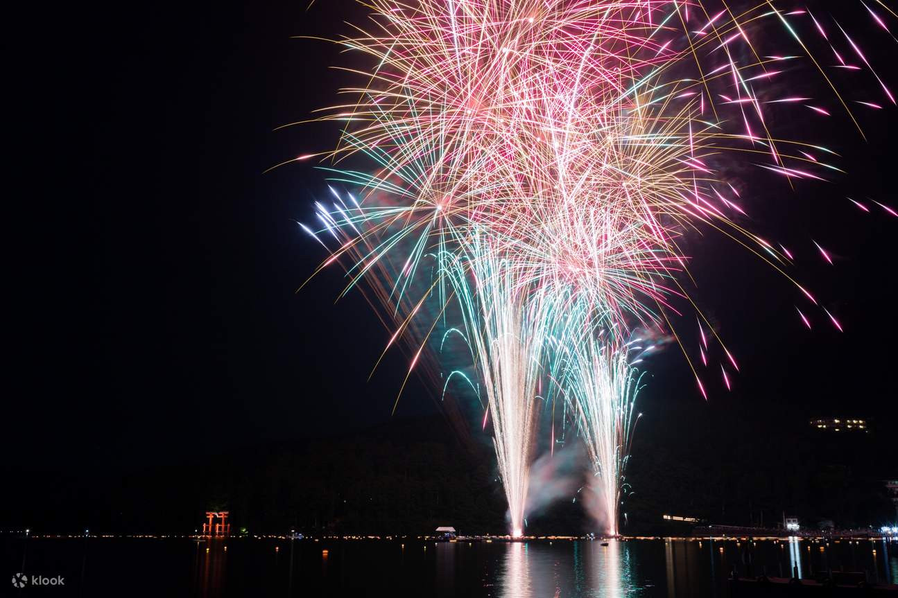 Lake Ashi Summer Festival and Fireworks Festival One-day bus tour ...