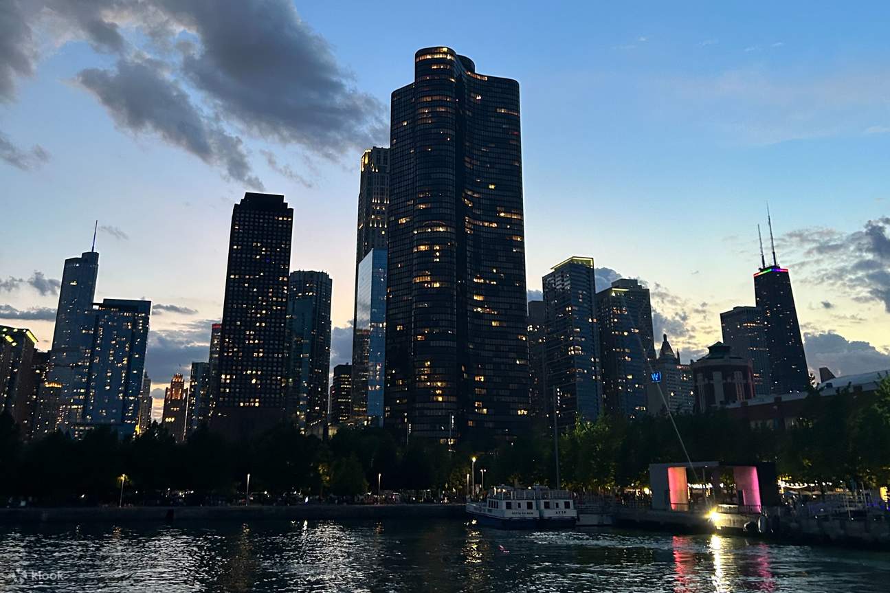 Skyline Lake Cruise Experience in Chicago - Klook
