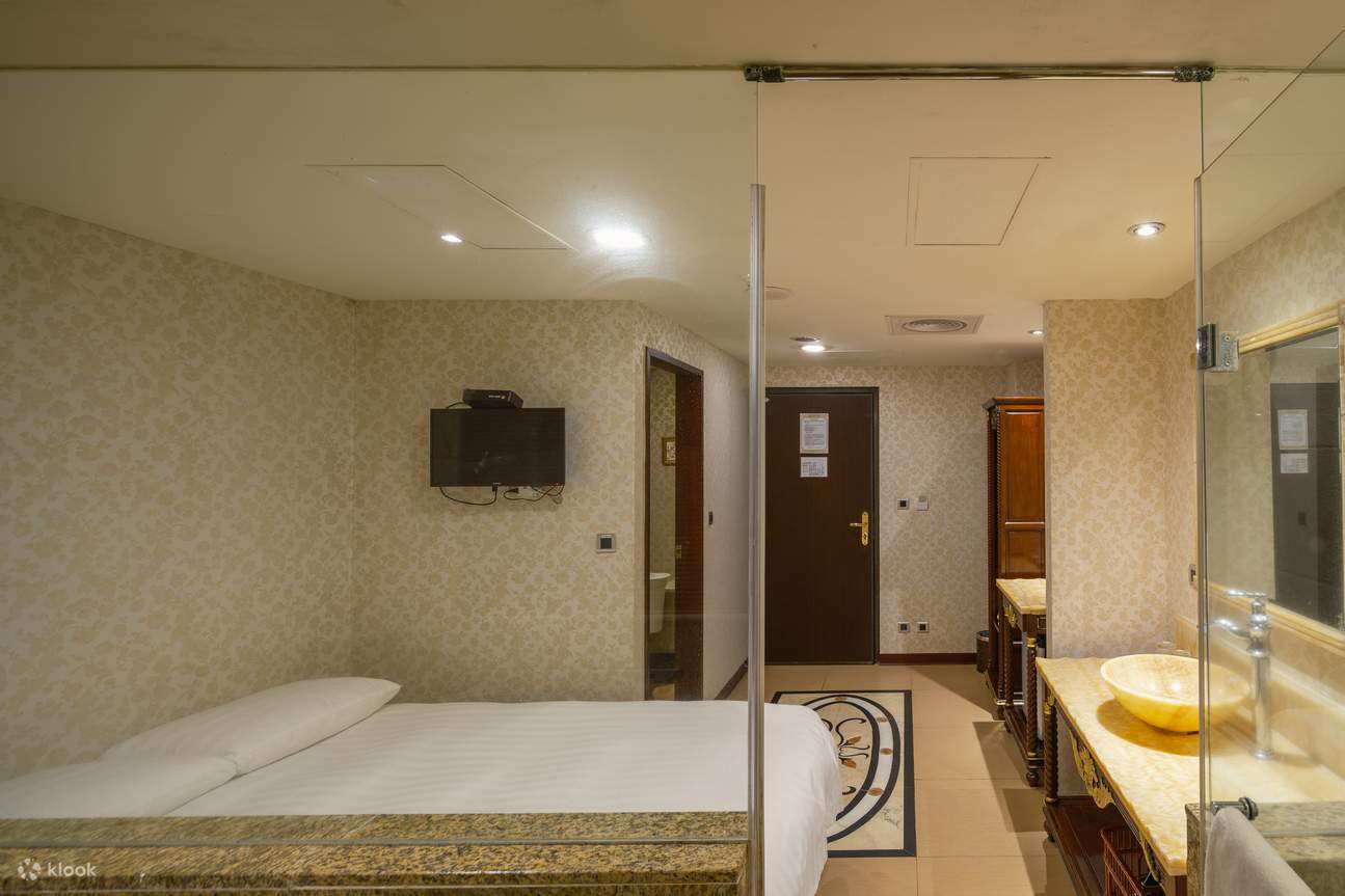 Taipei: Beitou Hot Spring Hotel - Independent hot spring bath for two ...