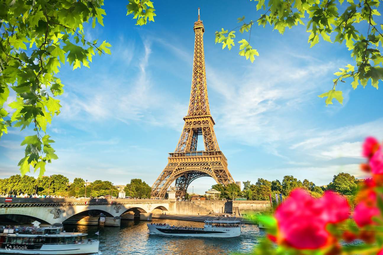 Paris Scavenger Hunt and Best Landmarks Walking Trip - Klook India