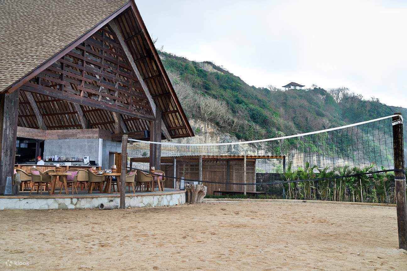 Day Pass at Roosterfish Beach Club Bali - Klook